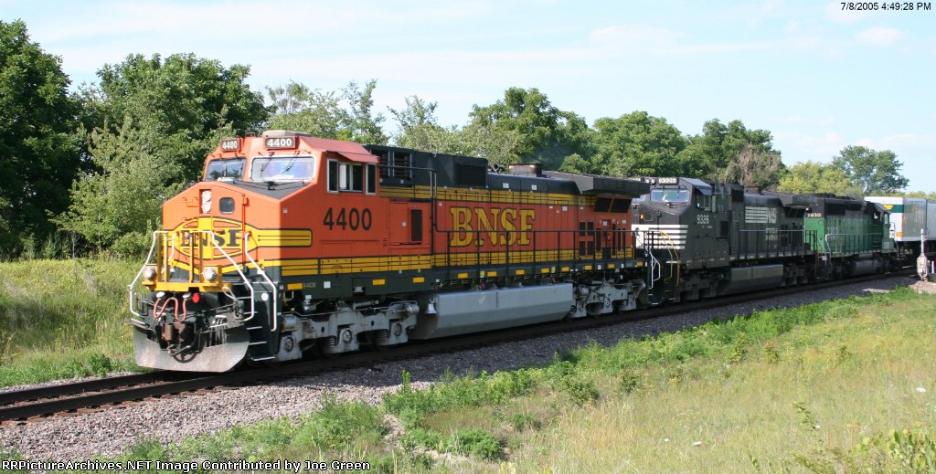 BNSF 4400